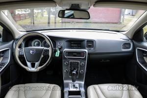 Pelēks Volvo V60 2011 Tallina, ar dzinēja tilpumu 2.00 L un nobraukumu 373 tūkst. km par 4999 €, foto 12 vietnē AUTOMOTO.COM.LV