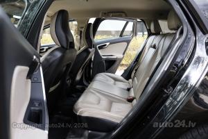 Pelēks Volvo V60 2011 Tallina, ar dzinēja tilpumu 2.00 L un nobraukumu 373 tūkst. km par 4999 €, foto 16 vietnē AUTOMOTO.COM.LV