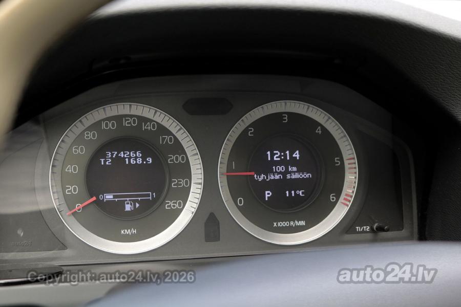 Pelēks Volvo V60 2011 Tallina, ar dzinēja tilpumu 2.00 L un nobraukumu 373 tūkst. km par 4999 €, foto 21 vietnē AUTOMOTO.COM.LV