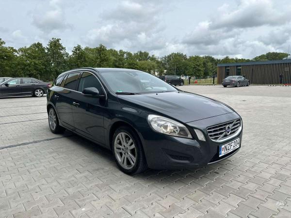 Pelēks Volvo V60 2011 Klaipėda, ar dzinēja tilpumu 1.98 L un nobraukumu 260 tūkst. km par 5500 €, foto 9 vietnē AUTOMOTO.COM.LV