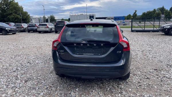 Pelēks Volvo V60 2011 Kauņa, ar dzinēja tilpumu 1.98 L un nobraukumu 246 tūkst. km par 5300 €, foto 4 vietnē AUTOMOTO.COM.LV