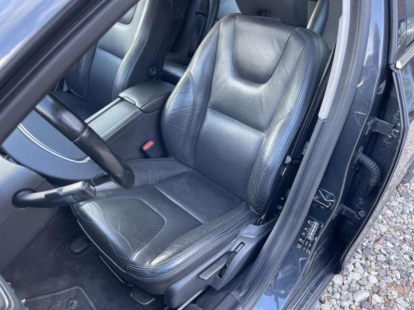 Pelēks Volvo V60 2011 Kauņa, ar dzinēja tilpumu 1.98 L un nobraukumu 246 tūkst. km par 5300 €, foto 9 vietnē AUTOMOTO.COM.LV
