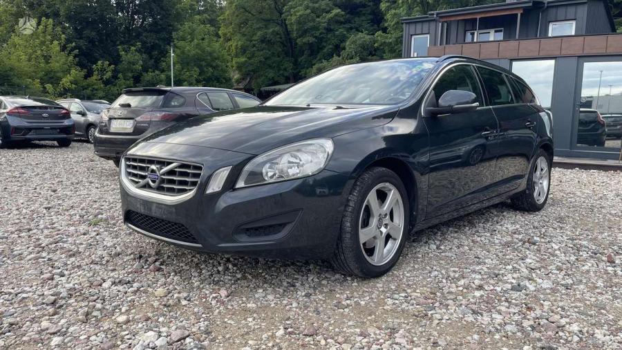 Pelēks Volvo V60 2011 Kauņa, ar dzinēja tilpumu 1.98 L un nobraukumu 246 tūkst. km par 5300 €, foto 1 vietnē AUTOMOTO.COM.LV