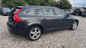 Pelēks Volvo V60 2011 Kauņa, ar dzinēja tilpumu 1.98 L un nobraukumu 246 tūkst. km par 5300 €, foto 6 vietnē AUTOMOTO.COM.LV