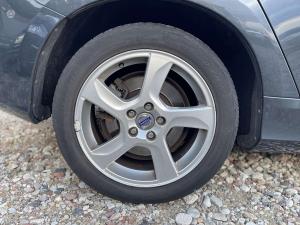 Pelēks Volvo V60 2011 Kauņa, ar dzinēja tilpumu 1.98 L un nobraukumu 246 tūkst. km par 5300 €, foto 15 vietnē AUTOMOTO.COM.LV