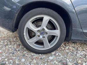 Pelēks Volvo V60 2011 Kauņa, ar dzinēja tilpumu 1.98 L un nobraukumu 246 tūkst. km par 5300 €, foto 16 vietnē AUTOMOTO.COM.LV