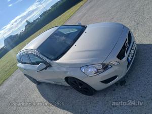 Grey Volvo V60 2011 in Tallinn, with an engine capacity of 2.00 L and mileage of 434 thousand km for 3773 €, photo  on AUTOMOTO.COM.LV