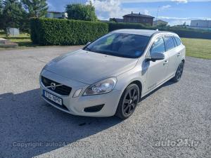 Pelēks Volvo V60 2011 Tallina, ar dzinēja tilpumu 2.00 L un nobraukumu 434 tūkst. km par 3773 €, foto 4 vietnē AUTOMOTO.COM.LV