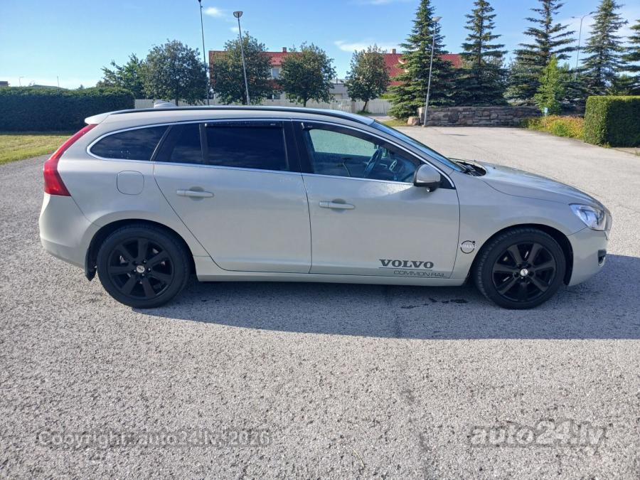 Pelēks Volvo V60 2011 Tallina, ar dzinēja tilpumu 2.00 L un nobraukumu 434 tūkst. km par 3773 €, foto 7 vietnē AUTOMOTO.COM.LV