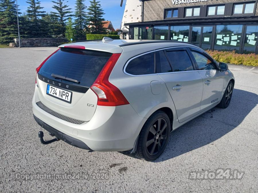 Pelēks Volvo V60 2011 Tallina, ar dzinēja tilpumu 2.00 L un nobraukumu 434 tūkst. km par 3773 €, foto 8 vietnē AUTOMOTO.COM.LV