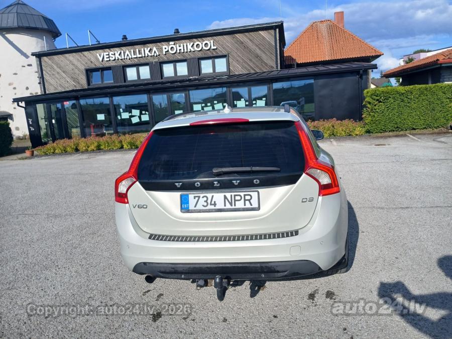 Pelēks Volvo V60 2011 Tallina, ar dzinēja tilpumu 2.00 L un nobraukumu 434 tūkst. km par 3773 €, foto 9 vietnē AUTOMOTO.COM.LV