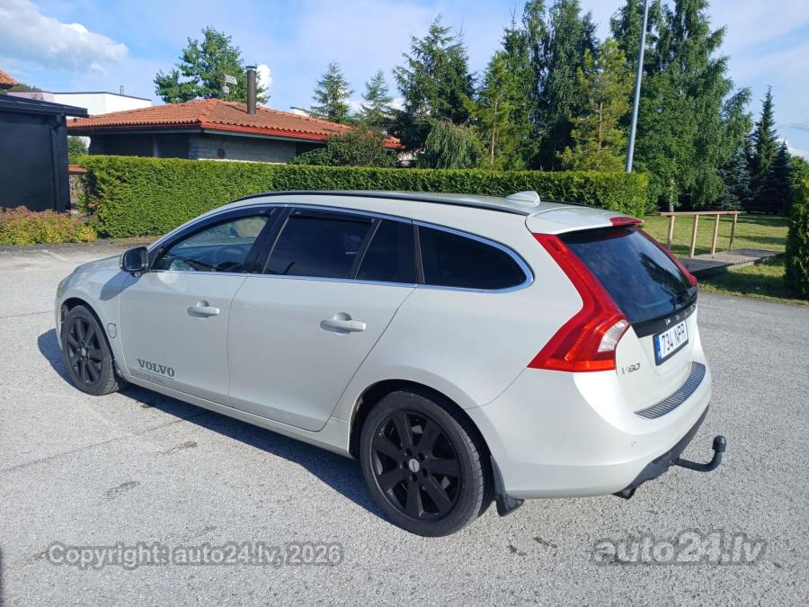 Pelēks Volvo V60 2011 Tallina, ar dzinēja tilpumu 2.00 L un nobraukumu 434 tūkst. km par 3773 €, foto 11 vietnē AUTOMOTO.COM.LV