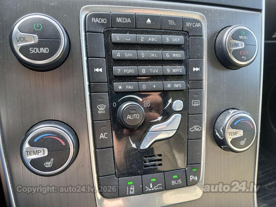 Pelēks Volvo V60 2011 Tallina, ar dzinēja tilpumu 2.00 L un nobraukumu 434 tūkst. km par 3773 €, foto 20 vietnē AUTOMOTO.COM.LV