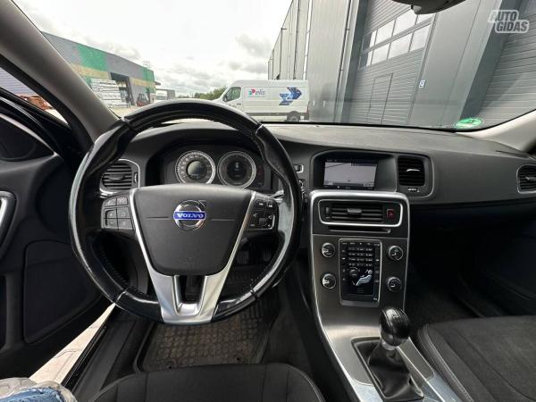 Pelēks Volvo V60 2011 Klaipėda, ar dzinēja tilpumu 2.00 L un nobraukumu 260 tūkst. km par 5300 €, foto 8 vietnē AUTOMOTO.COM.LV