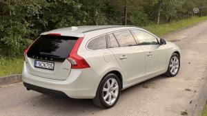Grey Volvo V60 2011 in Siauliai, with an engine capacity of 1.56 L and mileage of 327 thousand km for 4500 €, photo 4 on AUTOMOTO.COM.LV