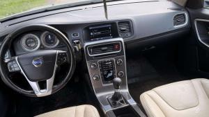 Grey Volvo V60 2011 in Siauliai, with an engine capacity of 1.56 L and mileage of 327 thousand km for 4500 €, photo 8 on AUTOMOTO.COM.LV
