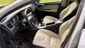 Grey Volvo V60 2011 in Siauliai, with an engine capacity of 1.56 L and mileage of 327 thousand km for 4500 €, photo 9 on AUTOMOTO.COM.LV