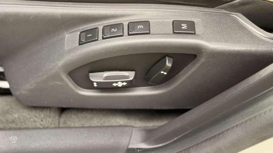 Grey Volvo V60 2011 in Siauliai, with an engine capacity of 1.56 L and mileage of 327 thousand km for 4500 €, photo 12 on AUTOMOTO.COM.LV