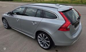 Grey Volvo V60 2011 in Kaunas, with an engine capacity of 1.98 L and mileage of 266 thousand km for 6950 €, photo 5 on AUTOMOTO.COM.LV