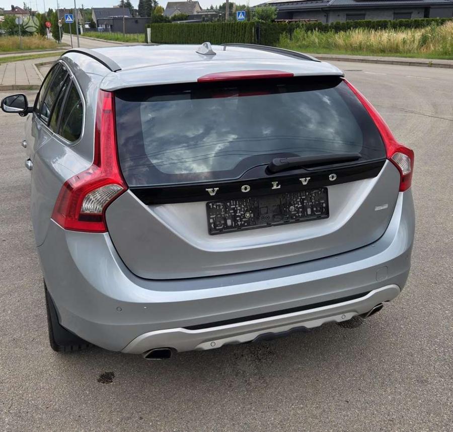 Grey Volvo V60 2011 in Kaunas, with an engine capacity of 1.98 L and mileage of 266 thousand km for 6950 €, photo 6 on AUTOMOTO.COM.LV