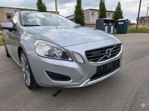 Grey Volvo V60 2011 in Kaunas, with an engine capacity of 1.98 L and mileage of 266 thousand km for 6950 €, photo 13 on AUTOMOTO.COM.LV
