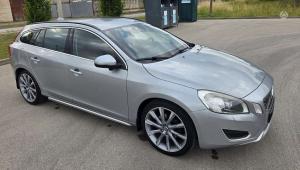 Grey Volvo V60 2011 in Kaunas, with an engine capacity of 1.98 L and mileage of 266 thousand km for 6950 €, photo 14 on AUTOMOTO.COM.LV
