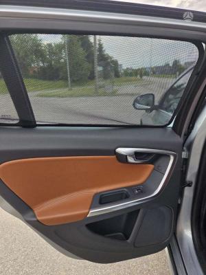 Grey Volvo V60 2011 in Kaunas, with an engine capacity of 1.98 L and mileage of 266 thousand km for 6950 €, photo 15 on AUTOMOTO.COM.LV
