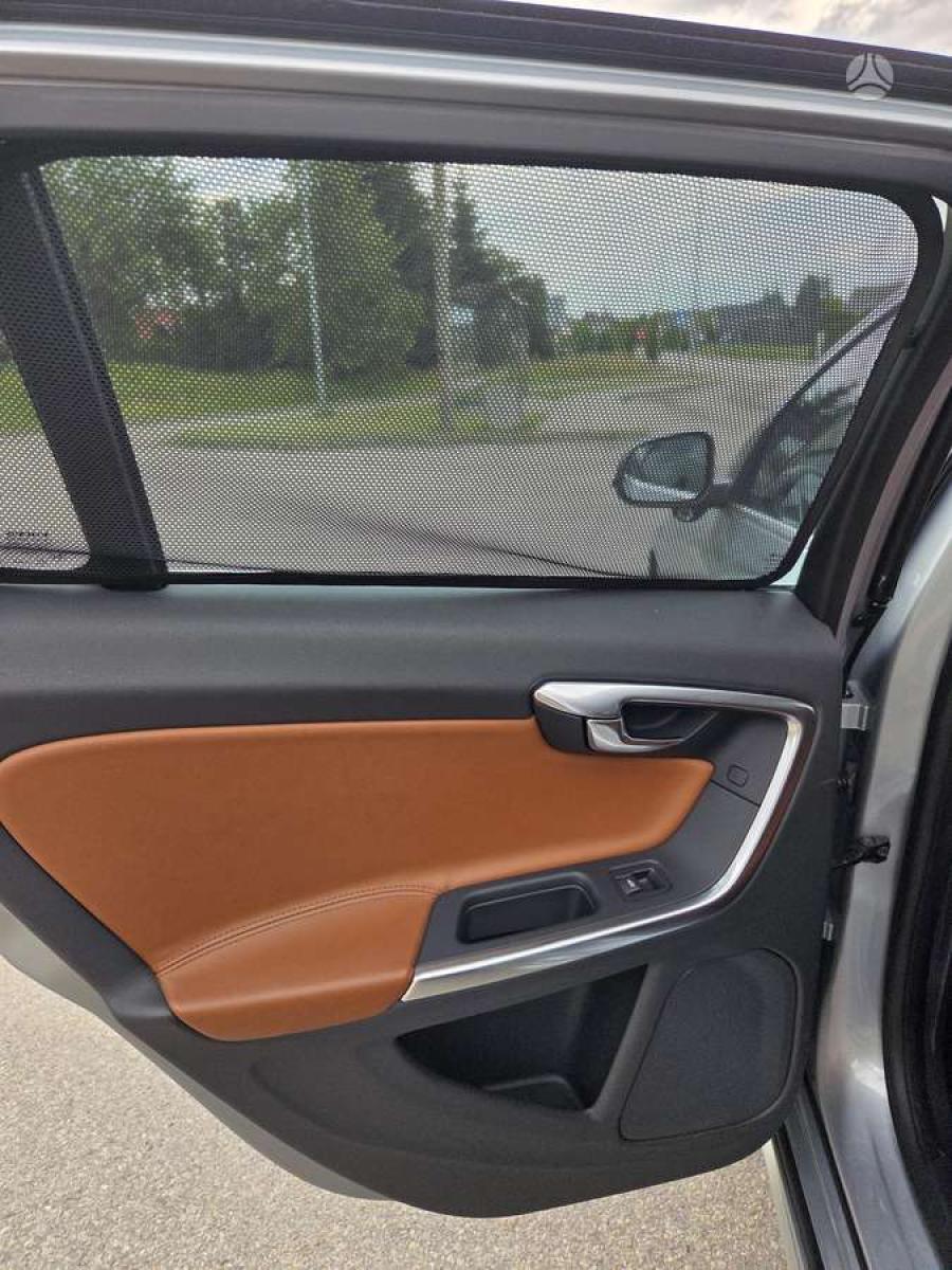 Grey Volvo V60 2011 in Kaunas, with an engine capacity of 1.98 L and mileage of 266 thousand km for 6950 €, photo 15 on AUTOMOTO.COM.LV