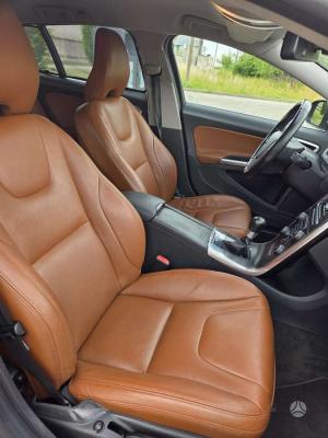 Grey Volvo V60 2011 in Kaunas, with an engine capacity of 1.98 L and mileage of 266 thousand km for 6950 €, photo 18 on AUTOMOTO.COM.LV