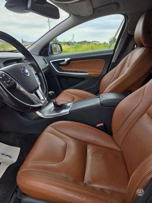 Grey Volvo V60 2011 in Kaunas, with an engine capacity of 1.98 L and mileage of 266 thousand km for 6950 €, photo 21 on AUTOMOTO.COM.LV