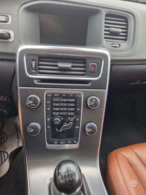 Grey Volvo V60 2011 in Kaunas, with an engine capacity of 1.98 L and mileage of 266 thousand km for 6950 €, photo 27 on AUTOMOTO.COM.LV