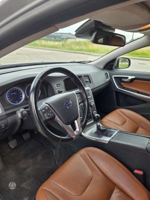 Grey Volvo V60 2011 in Kaunas, with an engine capacity of 1.98 L and mileage of 266 thousand km for 6950 €, photo 29 on AUTOMOTO.COM.LV