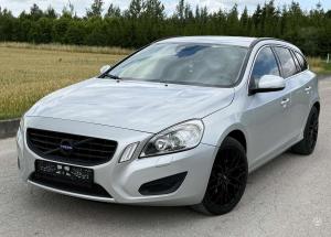 Pelēks Volvo V60 2011 Raseiniai, ar dzinēja tilpumu 2.40 L un nobraukumu 231 tūkst. km par 5750 €, foto 6 vietnē AUTOMOTO.COM.LV