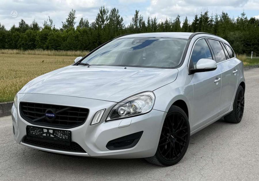 Pelēks Volvo V60 2011 Raseiniai, ar dzinēja tilpumu 2.40 L un nobraukumu 231 tūkst. km par 5750 €, foto 12 vietnē AUTOMOTO.COM.LV