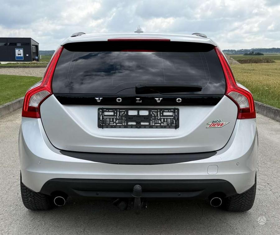 Pelēks Volvo V60 2011 Raseiniai, ar dzinēja tilpumu 2.40 L un nobraukumu 231 tūkst. km par 5750 €, foto 15 vietnē AUTOMOTO.COM.LV