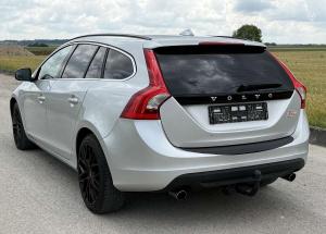 Pelēks Volvo V60 2011 Raseiniai, ar dzinēja tilpumu 2.40 L un nobraukumu 231 tūkst. km par 5750 €, foto 19 vietnē AUTOMOTO.COM.LV