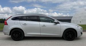 Pelēks Volvo V60 2011 Raseiniai, ar dzinēja tilpumu 2.40 L un nobraukumu 231 tūkst. km par 5750 €, foto 24 vietnē AUTOMOTO.COM.LV