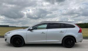 Pelēks Volvo V60 2011 Raseiniai, ar dzinēja tilpumu 2.40 L un nobraukumu 231 tūkst. km par 5750 €, foto 25 vietnē AUTOMOTO.COM.LV