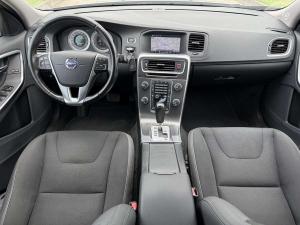 Pelēks Volvo V60 2011 Raseiniai, ar dzinēja tilpumu 2.40 L un nobraukumu 231 tūkst. km par 5750 €, foto 28 vietnē AUTOMOTO.COM.LV