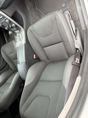 Pelēks Volvo V60 2011 Raseiniai, ar dzinēja tilpumu 2.40 L un nobraukumu 231 tūkst. km par 5750 €, foto 35 vietnē AUTOMOTO.COM.LV