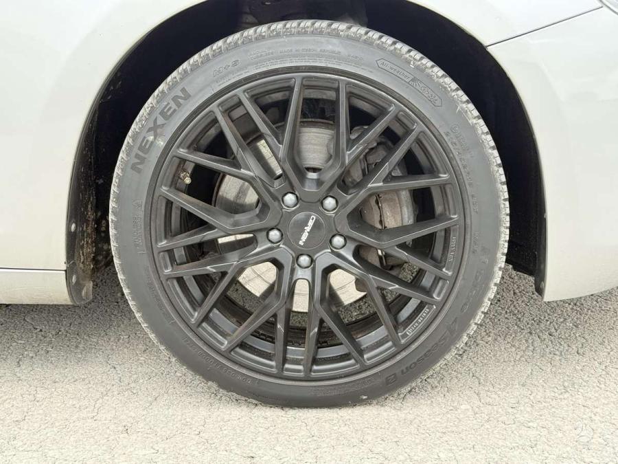 Pelēks Volvo V60 2011 Raseiniai, ar dzinēja tilpumu 2.40 L un nobraukumu 231 tūkst. km par 5750 €, foto 36 vietnē AUTOMOTO.COM.LV