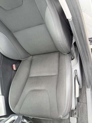 Pelēks Volvo V60 2011 Raseiniai, ar dzinēja tilpumu 2.40 L un nobraukumu 231 tūkst. km par 5750 €, foto 41 vietnē AUTOMOTO.COM.LV