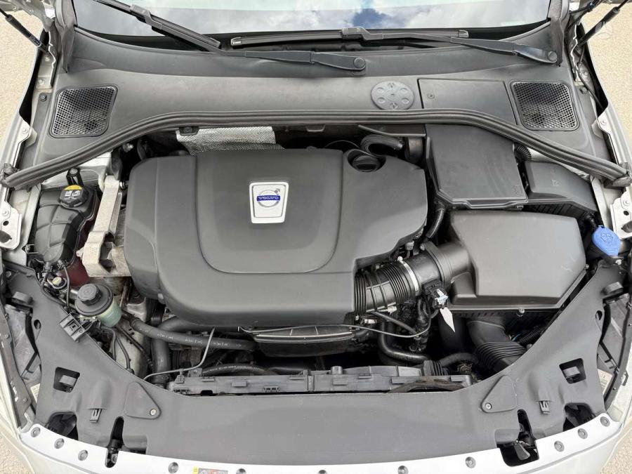 Pelēks Volvo V60 2011 Raseiniai, ar dzinēja tilpumu 2.40 L un nobraukumu 231 tūkst. km par 5750 €, foto 43 vietnē AUTOMOTO.COM.LV