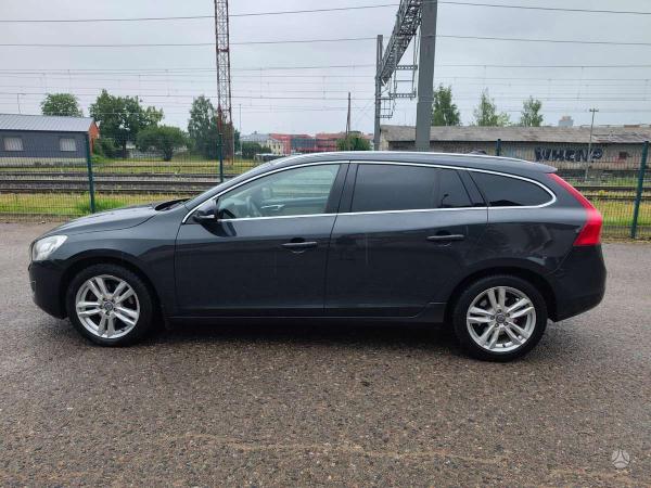 Grey Volvo V60 2011 in Siauliai, with an engine capacity of 1.60 L and mileage of 287 thousand km for 4900 €, photo 8 on AUTOMOTO.COM.LV