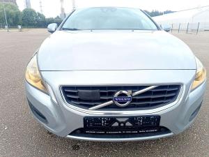 Pelēks Volvo V60 2011 Kauņa, ar dzinēja tilpumu 1.98 L un nobraukumu 257 tūkst. km par 5199 €, foto 8 vietnē AUTOMOTO.COM.LV