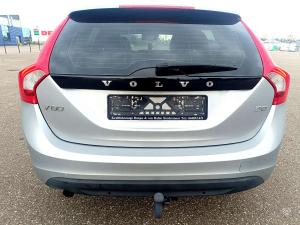 Pelēks Volvo V60 2011 Kauņa, ar dzinēja tilpumu 1.98 L un nobraukumu 257 tūkst. km par 5199 €, foto 12 vietnē AUTOMOTO.COM.LV