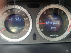 Pelēks Volvo V60 2011 Kauņa, ar dzinēja tilpumu 1.98 L un nobraukumu 257 tūkst. km par 5199 €, foto 24 vietnē AUTOMOTO.COM.LV