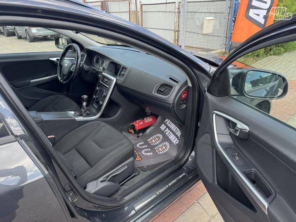 Pelēks Volvo V60 2011 Kauņa, ar dzinēja tilpumu 2.00 L un nobraukumu 251 tūkst. km par 3899 €, foto 8 vietnē AUTOMOTO.COM.LV