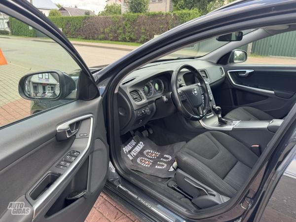 Pelēks Volvo V60 2011 Kauņa, ar dzinēja tilpumu 2.00 L un nobraukumu 251 tūkst. km par 3899 €, foto 9 vietnē AUTOMOTO.COM.LV