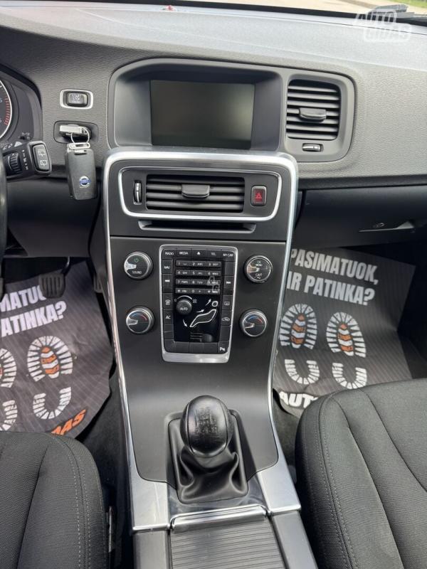 Pelēks Volvo V60 2011 Kauņa, ar dzinēja tilpumu 2.00 L un nobraukumu 251 tūkst. km par 3899 €, foto 10 vietnē AUTOMOTO.COM.LV